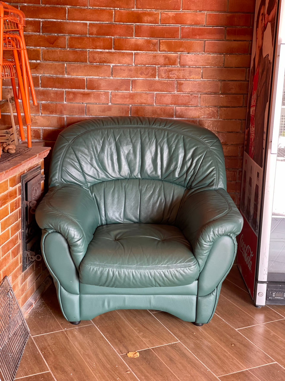 Mobila moale pentru casa sau oficiu (canapea, sofa)