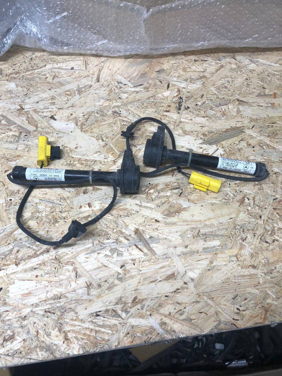 172 Mercedes E Class W213 2016-2021 Пиропатрон петли капота A2139062201 Q03