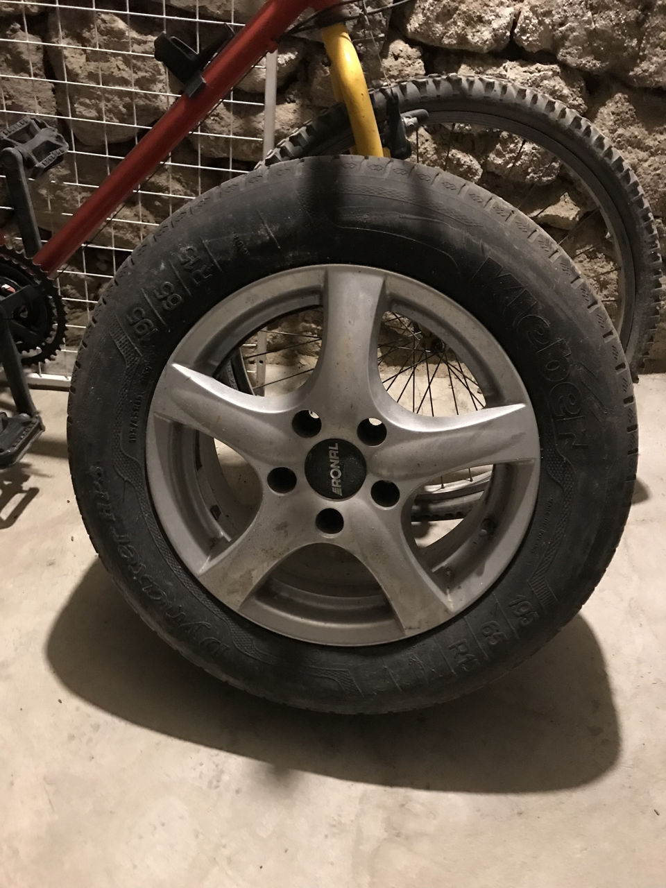 Discuri+anvelope R15