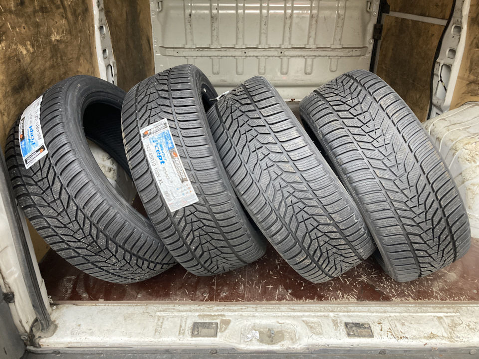 245/ 45 R19 Continental