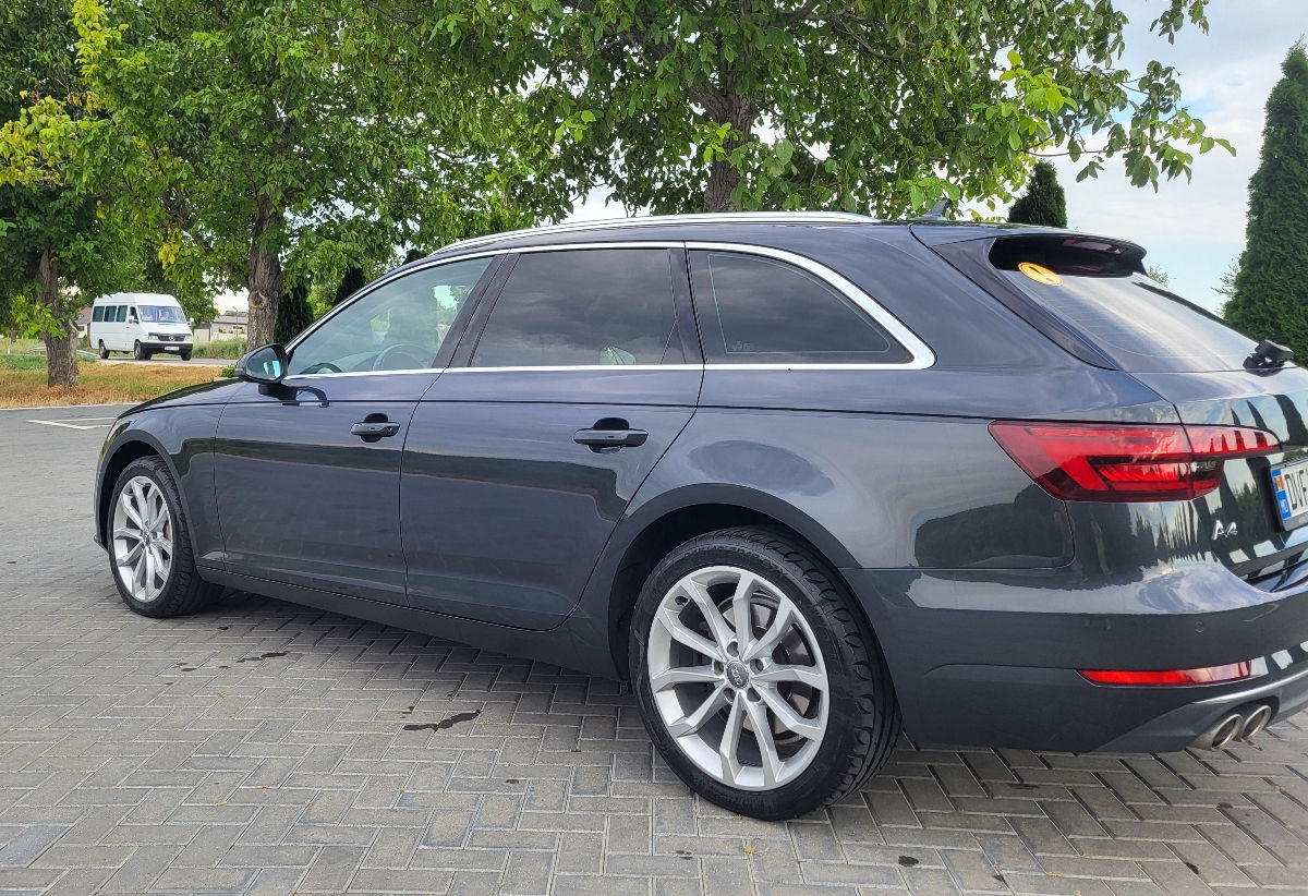 Audi A4 Avant 2018 г. с пробегом 152000 км, Дизель, 20600