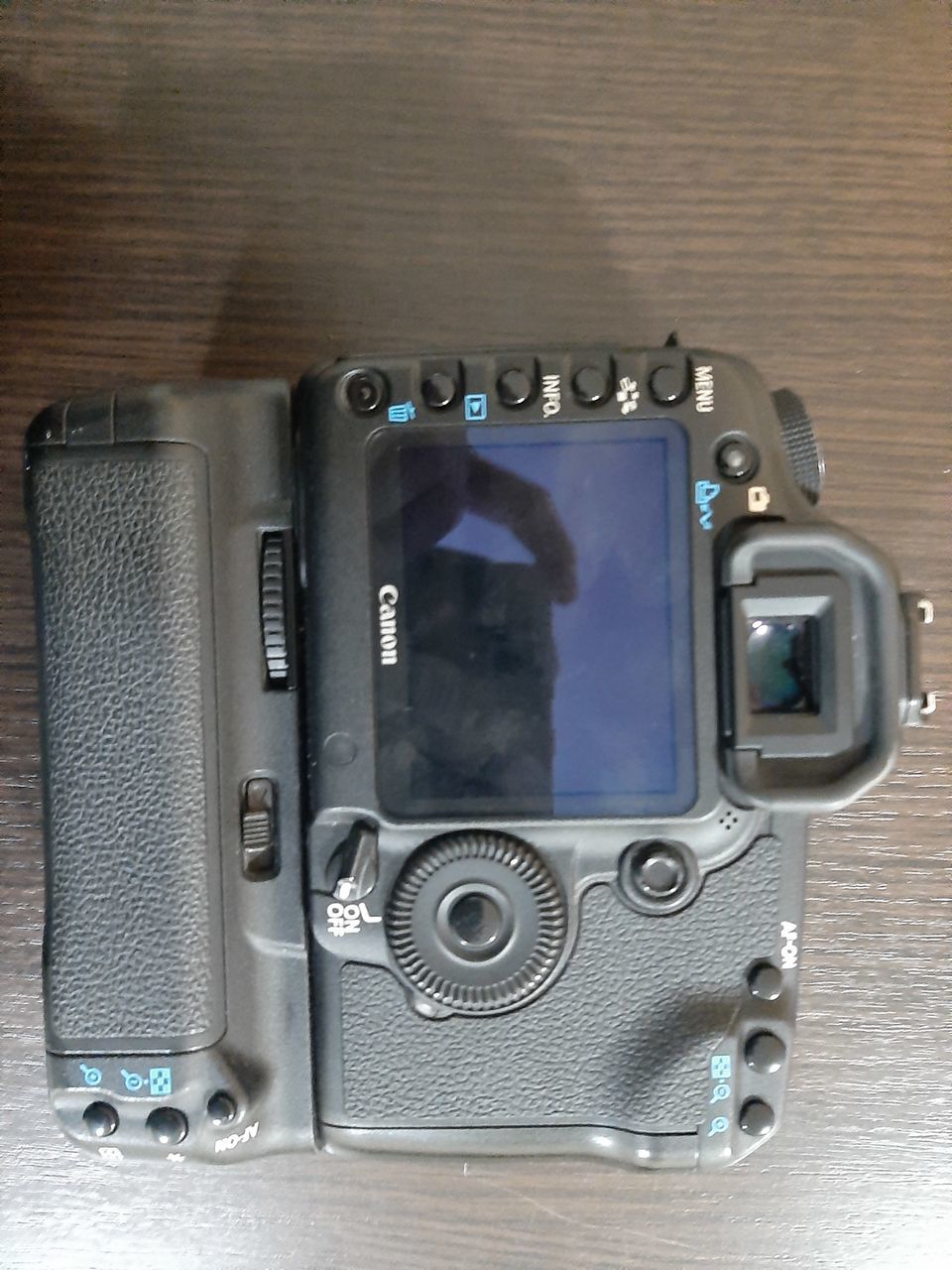 Canon EOS 5D mark II cu grip(practic nou).