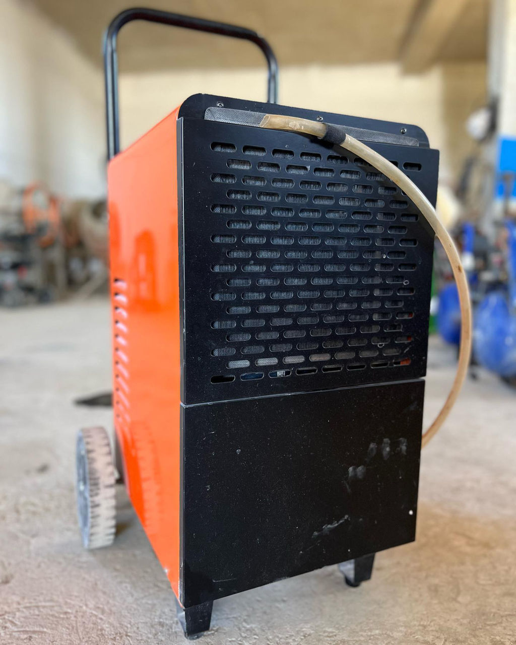 Dezumidificator 450m apacitate dezumidificare 30l/24h