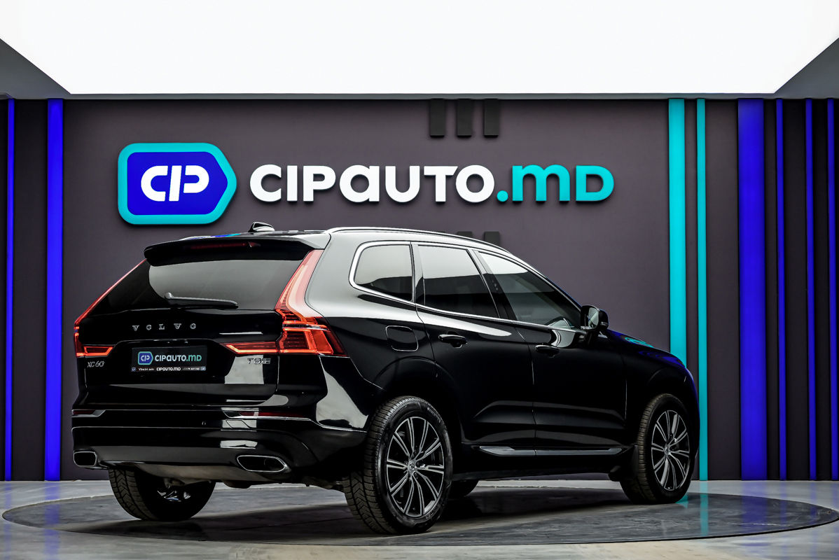 Volvo XC60 an. 2018 cu rulaj 102000 km, Plug-in Hybrid (benzină), 24800