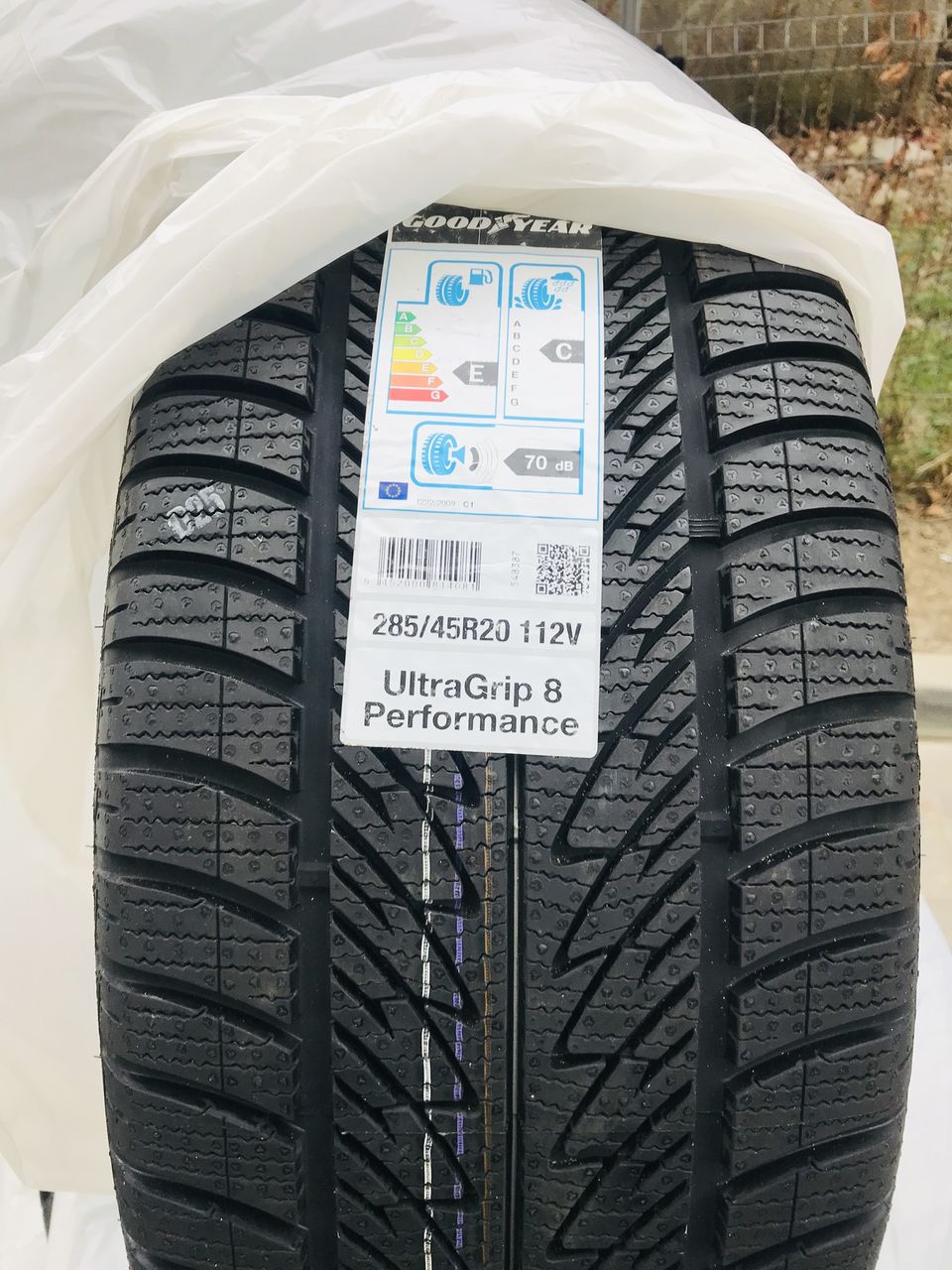 Зима , премиум goodyear ultragrip 8 performance 285/45 r20