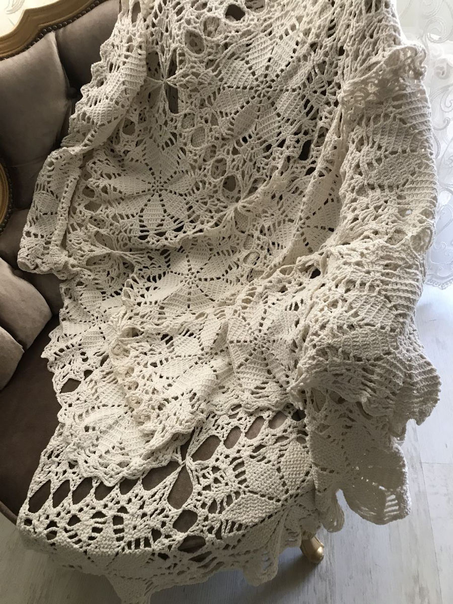 Fata de Masa Crosetata manual are 3 Metri lungime