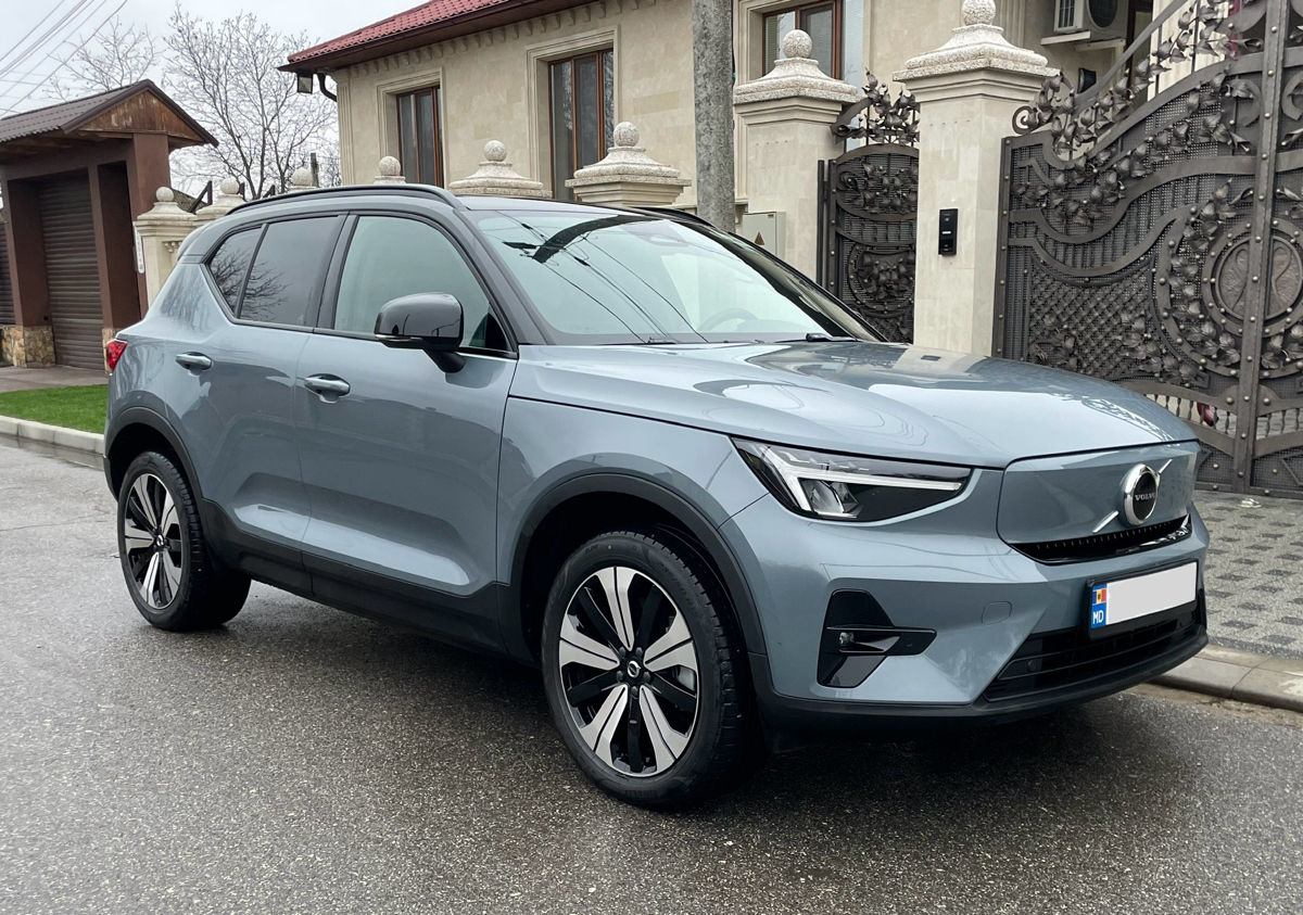 Volvo XC40 an. 2023 cu rulaj 3500 km, Electricitate, 30200