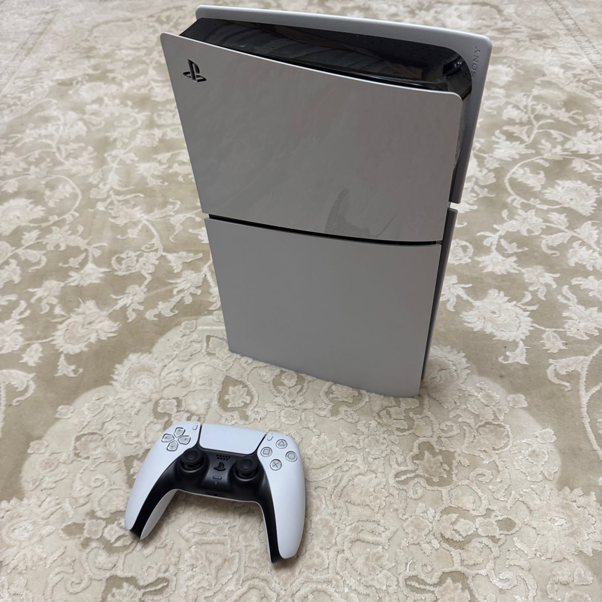 PlayStation 5 Slim Sony + Joystick ca NOU + 7 Games + Abonament pe cont ...