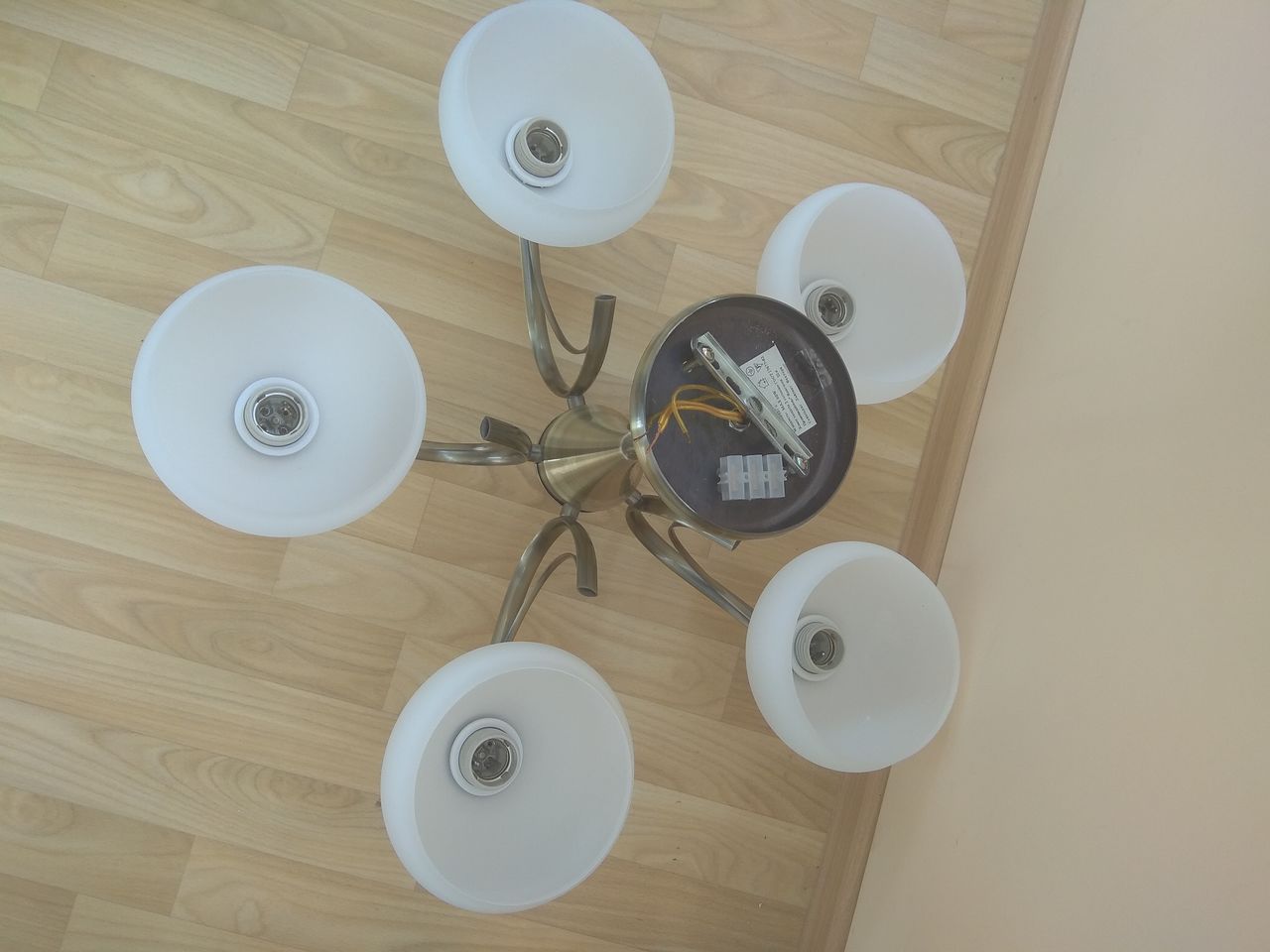 Люстра в отличном состоянии