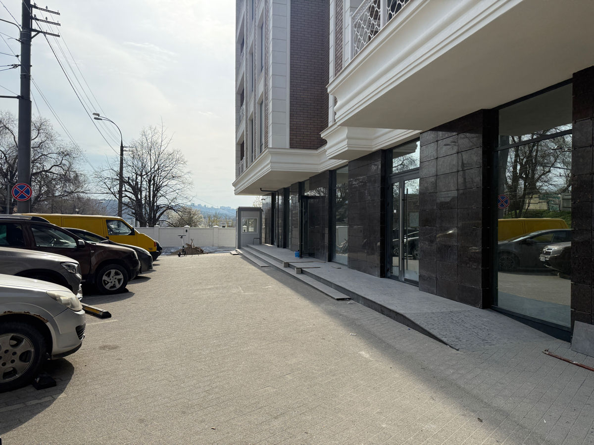Spațiu comercial de închiriat – Prima linie stradală, str. Constantin ...