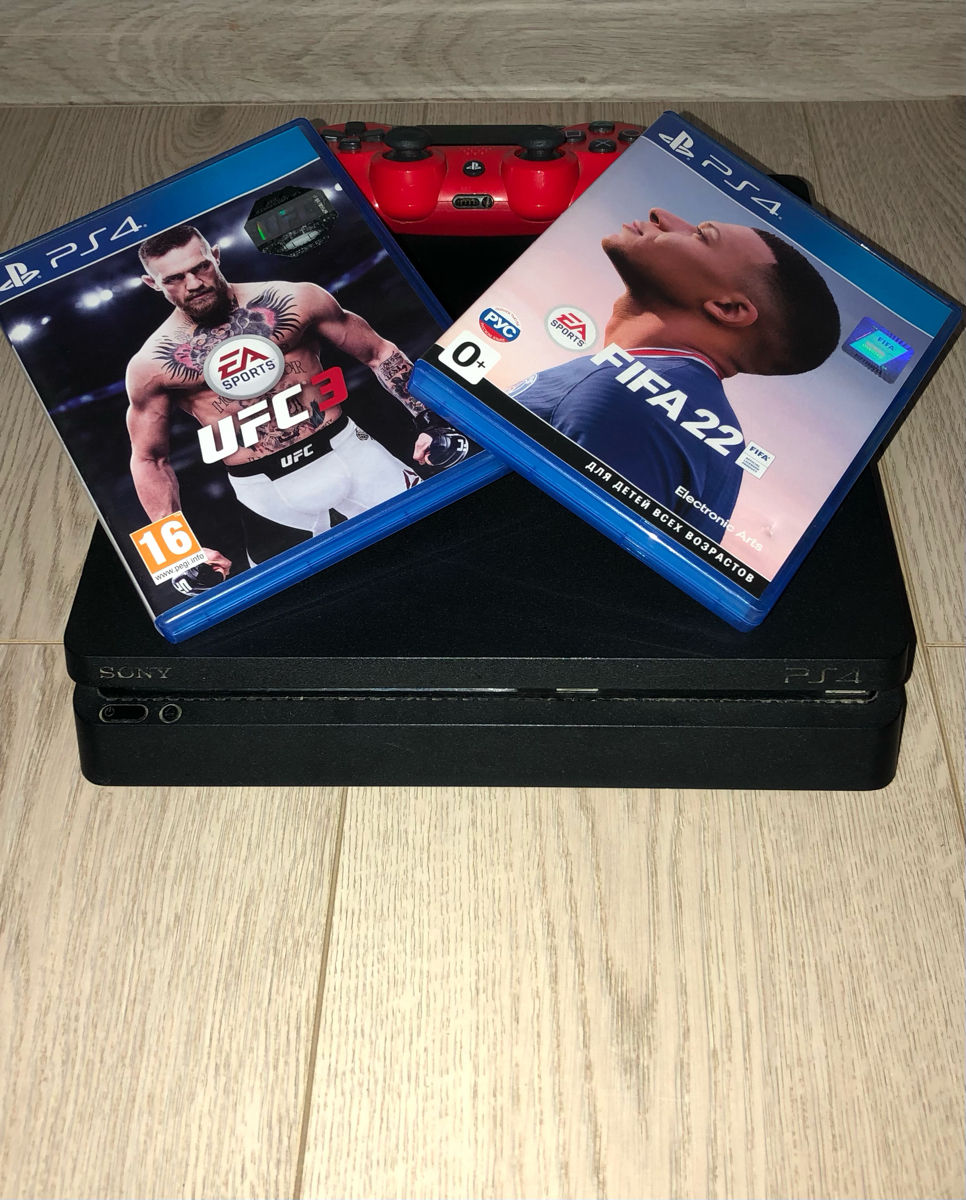 PlayStation 4 slim