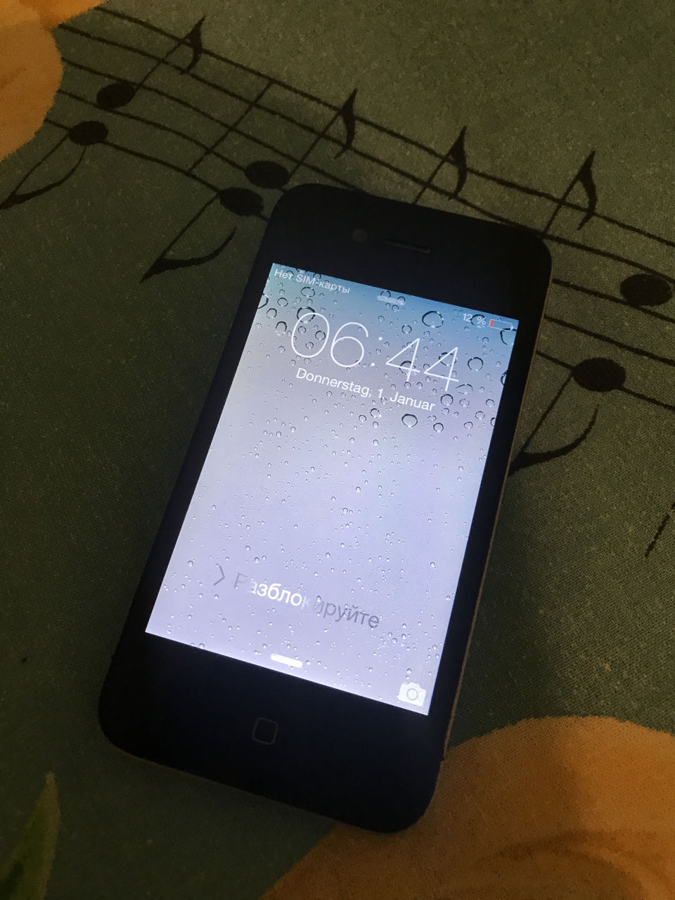 Продам аифон 4 на запчасти!!