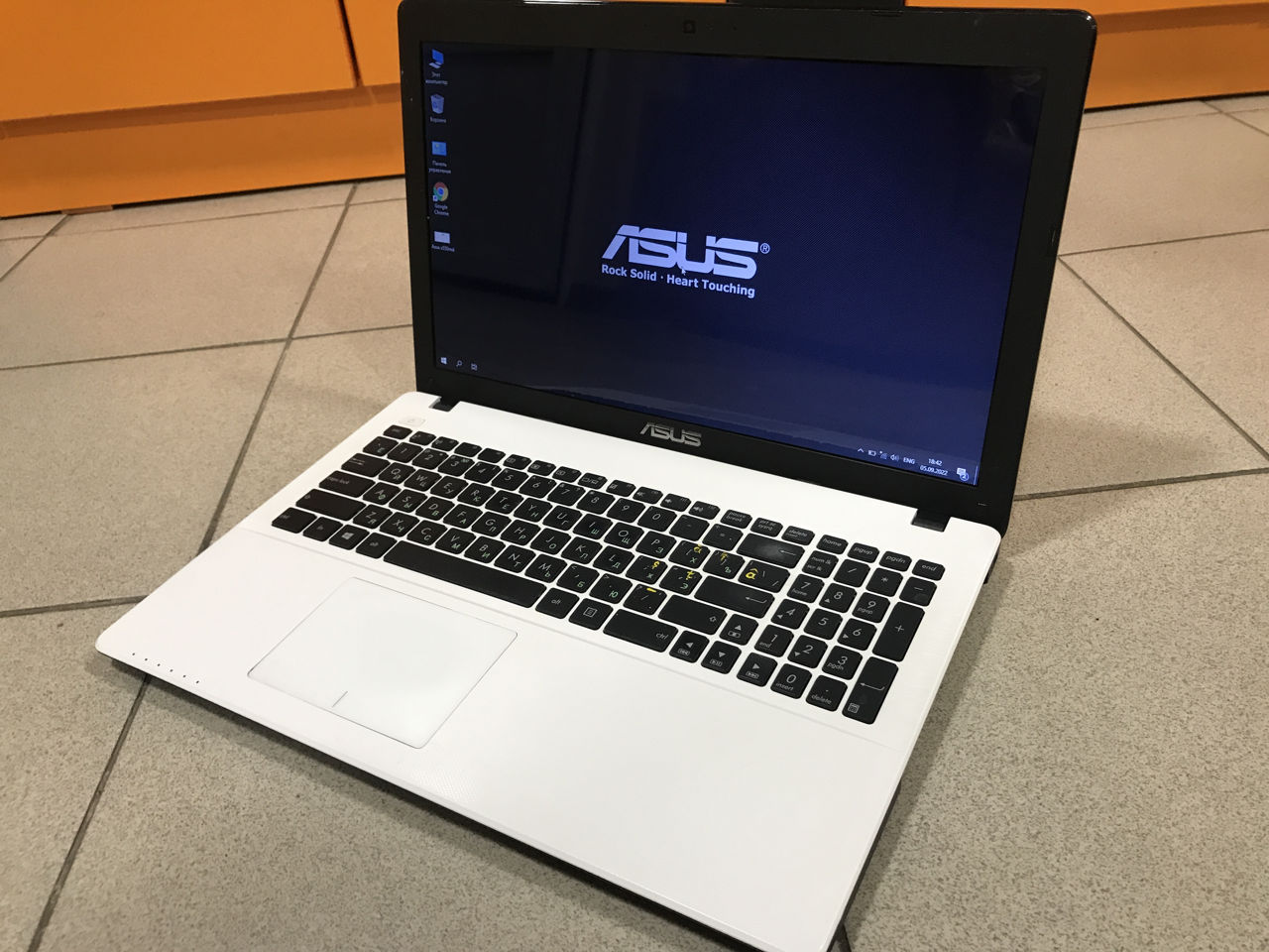 Asus X552 II Pentium N3530 4 Core II DDR3 8GB II SSD 256GB II Video 1GB II15.6 HD