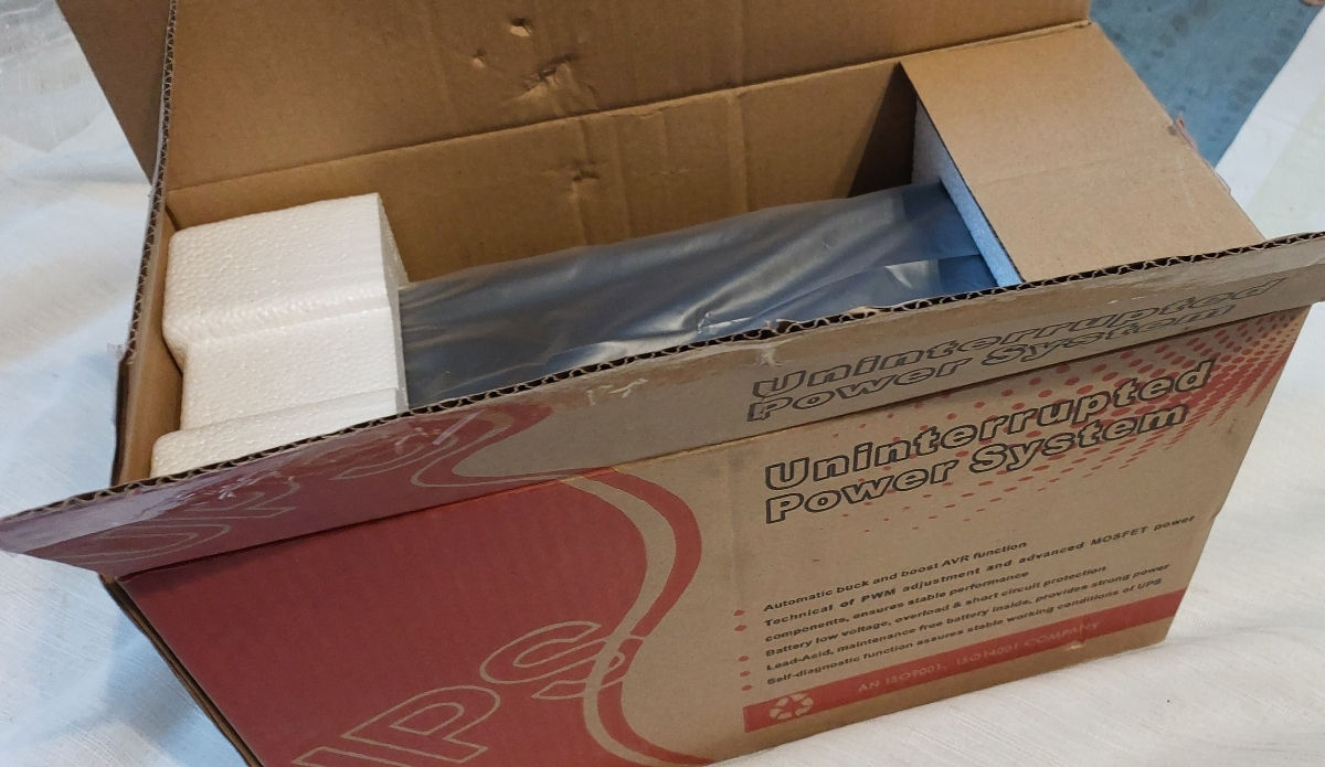 UPS Ultra Power 800VA/480W (3 steps of AVR, CPU controlled) metal case,