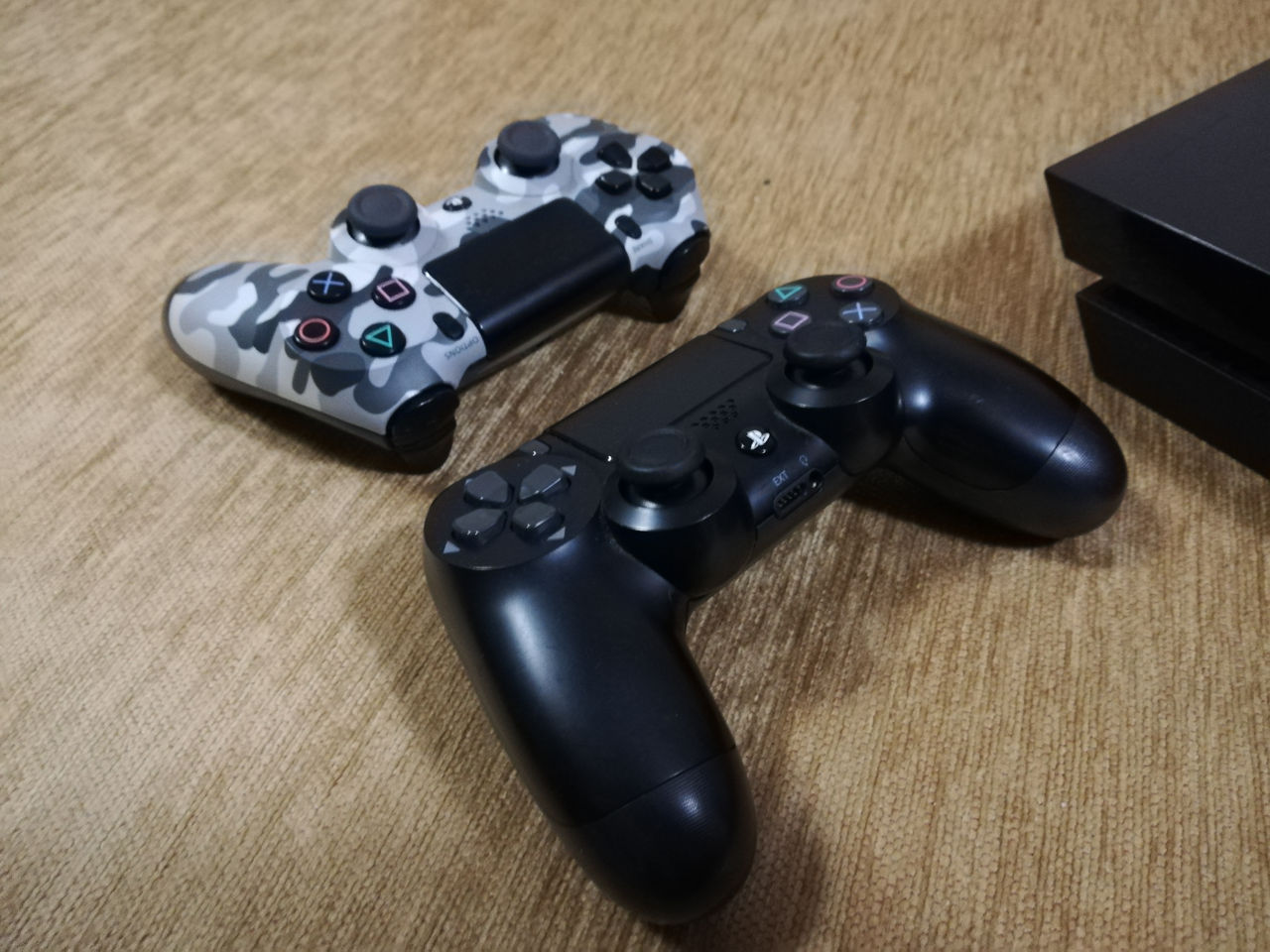 PS4 Slim - consolă de jocuri