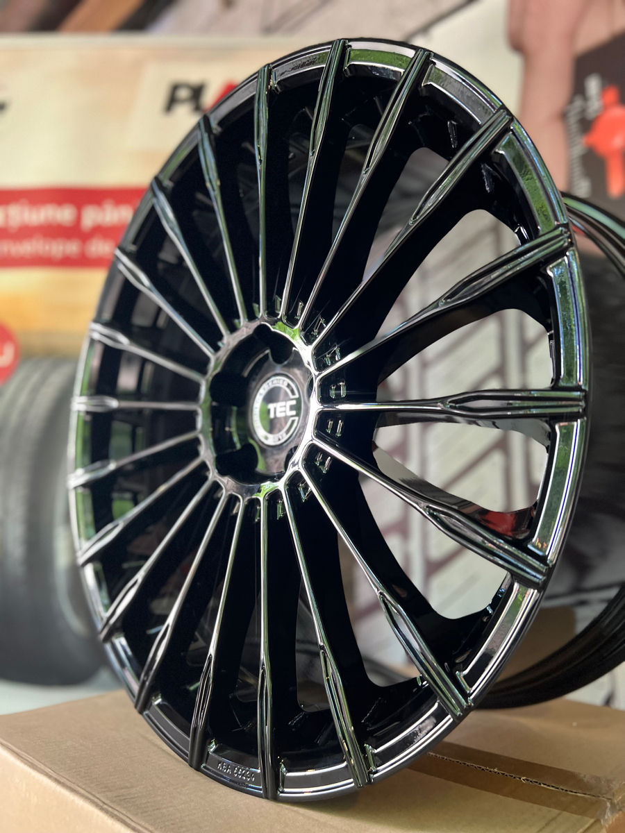 5x112 R21 Разноширокие диски TEC GT5 на BMW и Mercedes