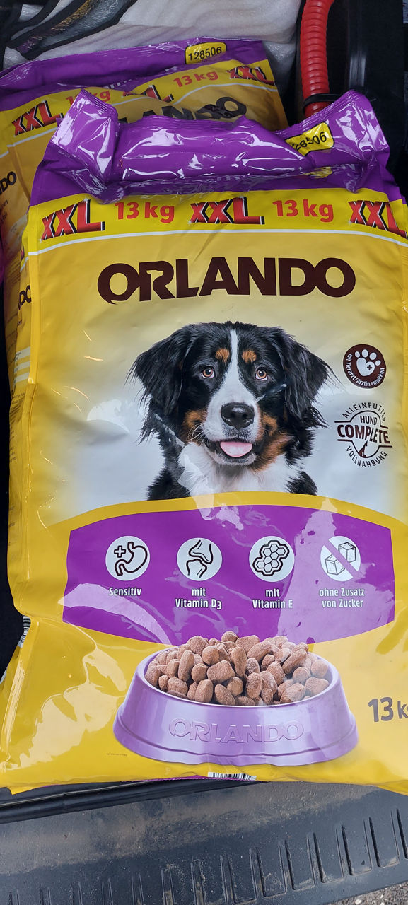 Mâncare pentru câini