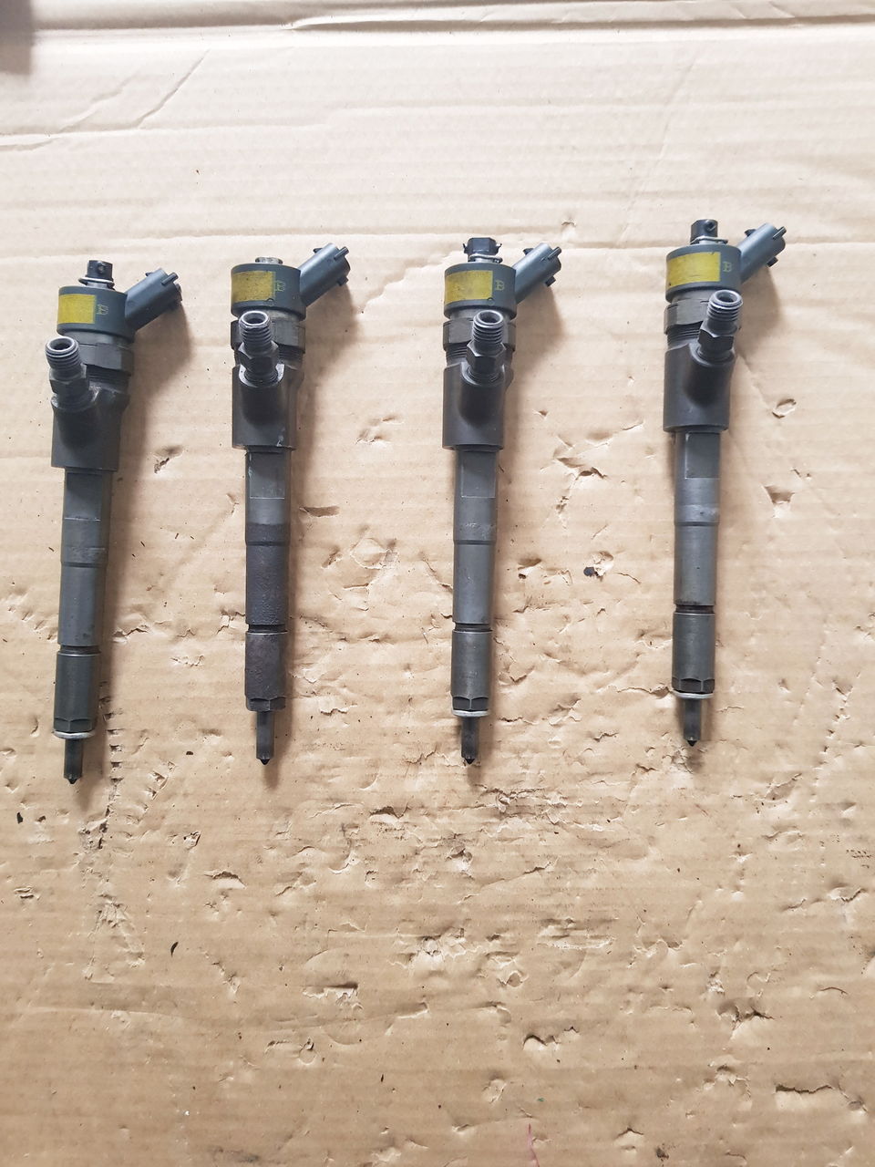 0445110215 Bosch injectoare форсунка