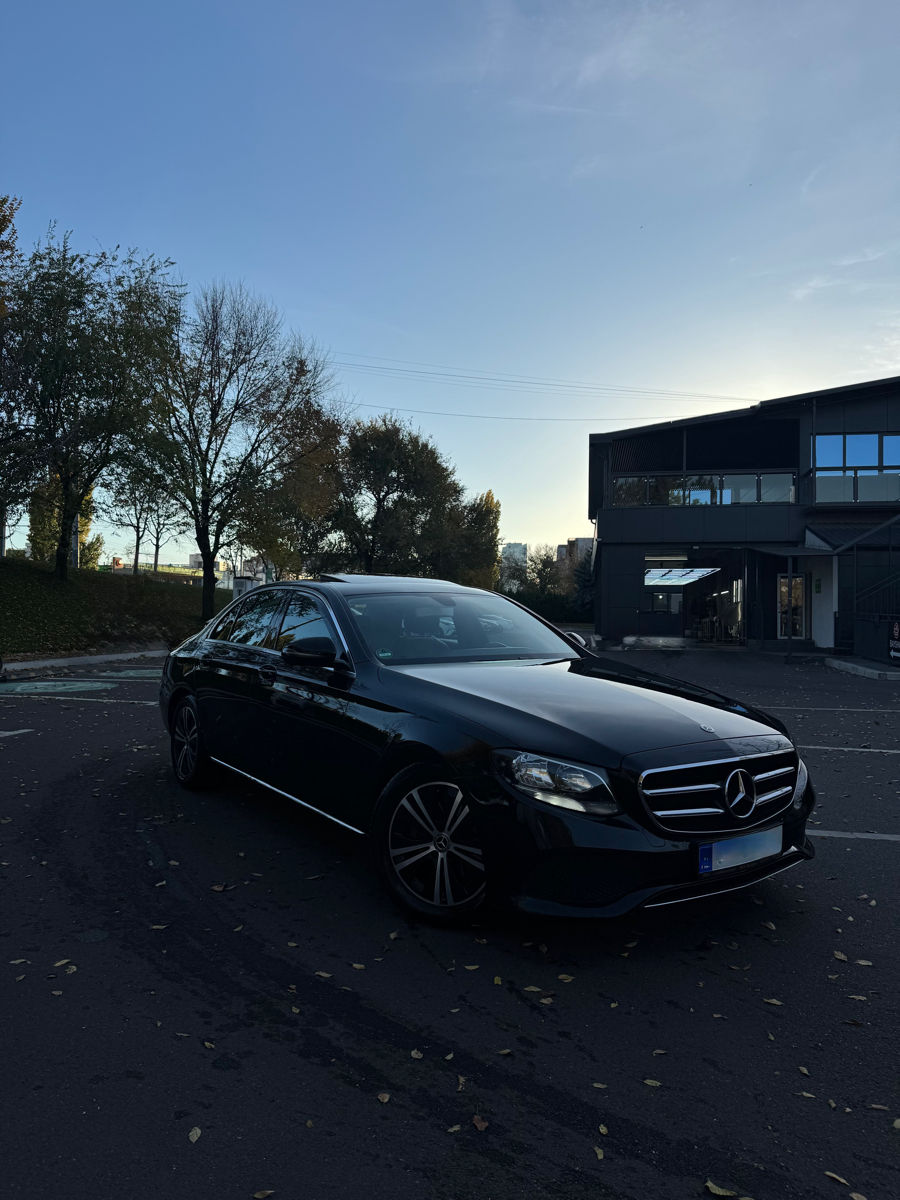 Mercedes E-Class an. 2019 cu rulaj 335 km, Diesel, 19500