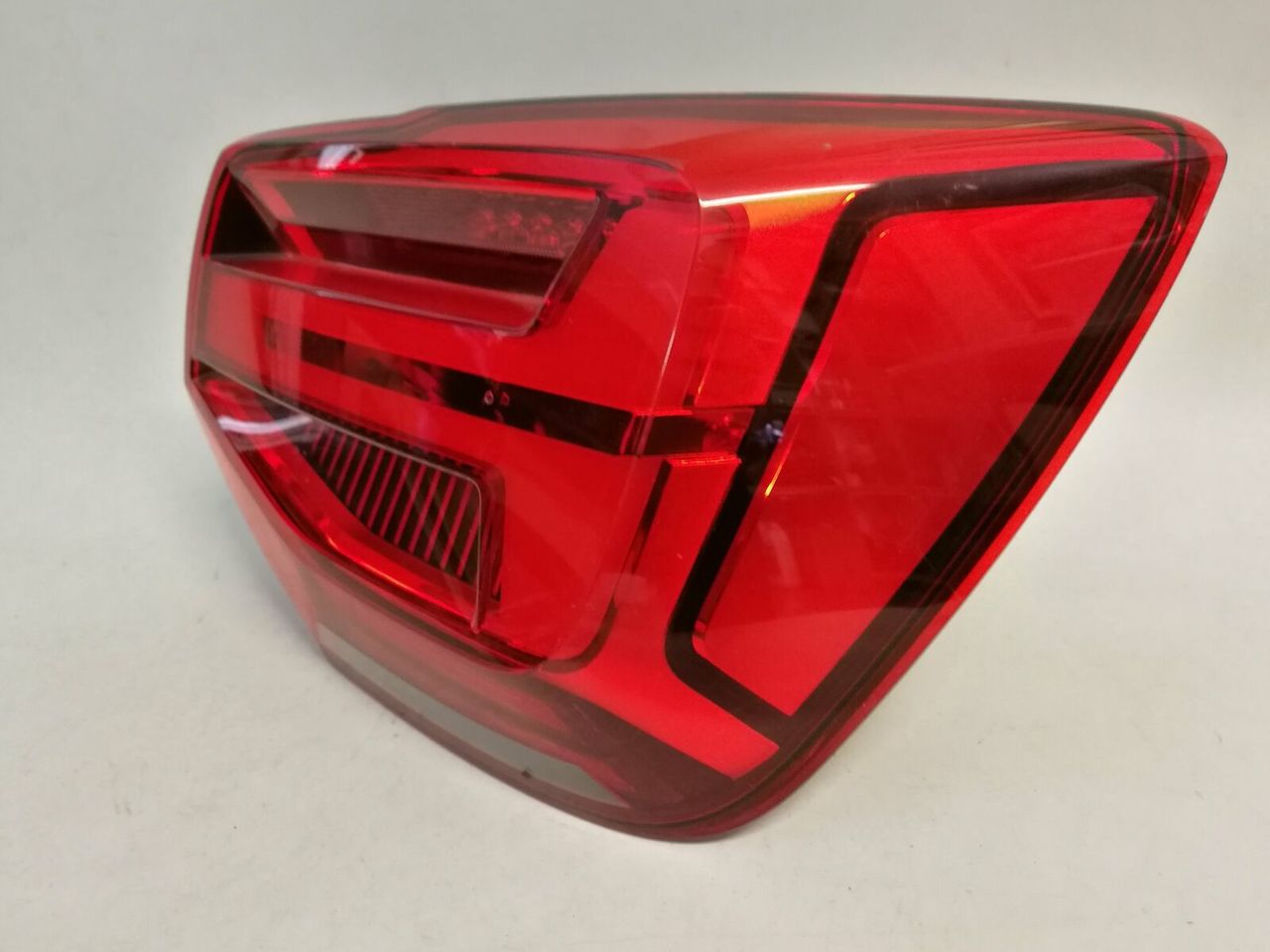 Продам стоп Audi Q2