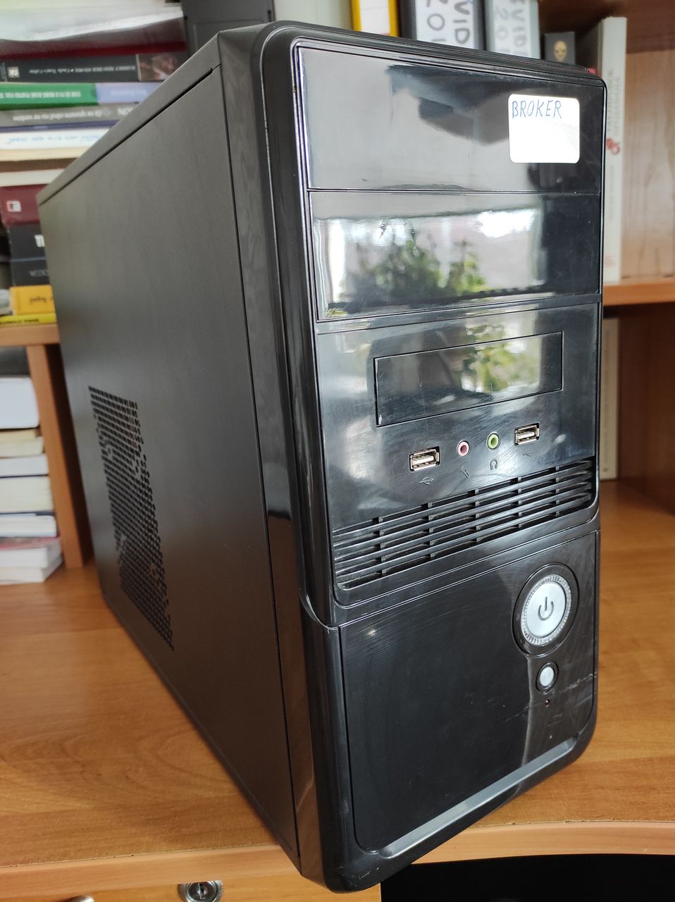 Intel G3220 3.0Ghz, 4gb Ramm HDD 500GBm Video 1Gb On-Board, Windows 10 - 2000Lei