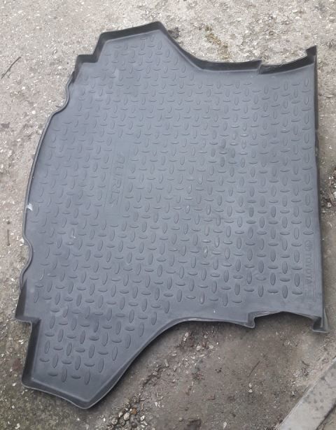 Оригинальный коврик в багажник Toyota Auris универсал, 2014.Перегородка ...