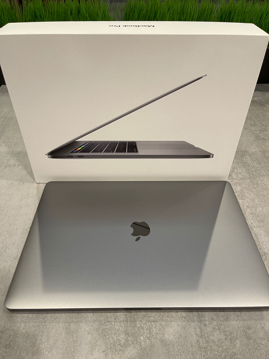 MacBook Pro (15-inch, 2017) / 2.8GHz/16 RAM/Radeon Pro 555/256GB