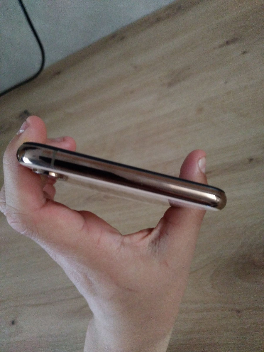 Vând Iphone XS Max Gold 4/256, urgent!