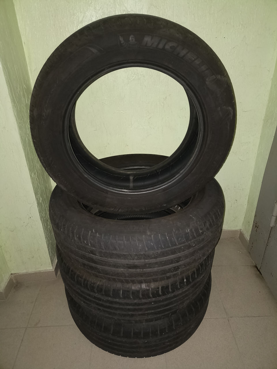 Michelin / Continental 215/60 R17