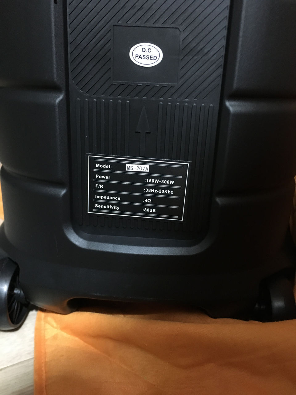 Boxa cu acumulator 300 w Bluetooth, 2 Microfoane Flashca ,Aux , usb, fm ...