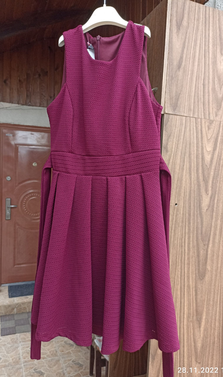 Rochie noua S/M bordo inchis