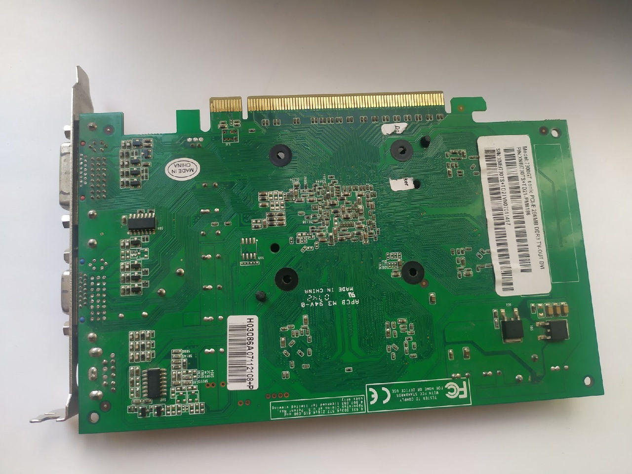 Nvidia GT 7300 256 mb DDR3 128 bit
