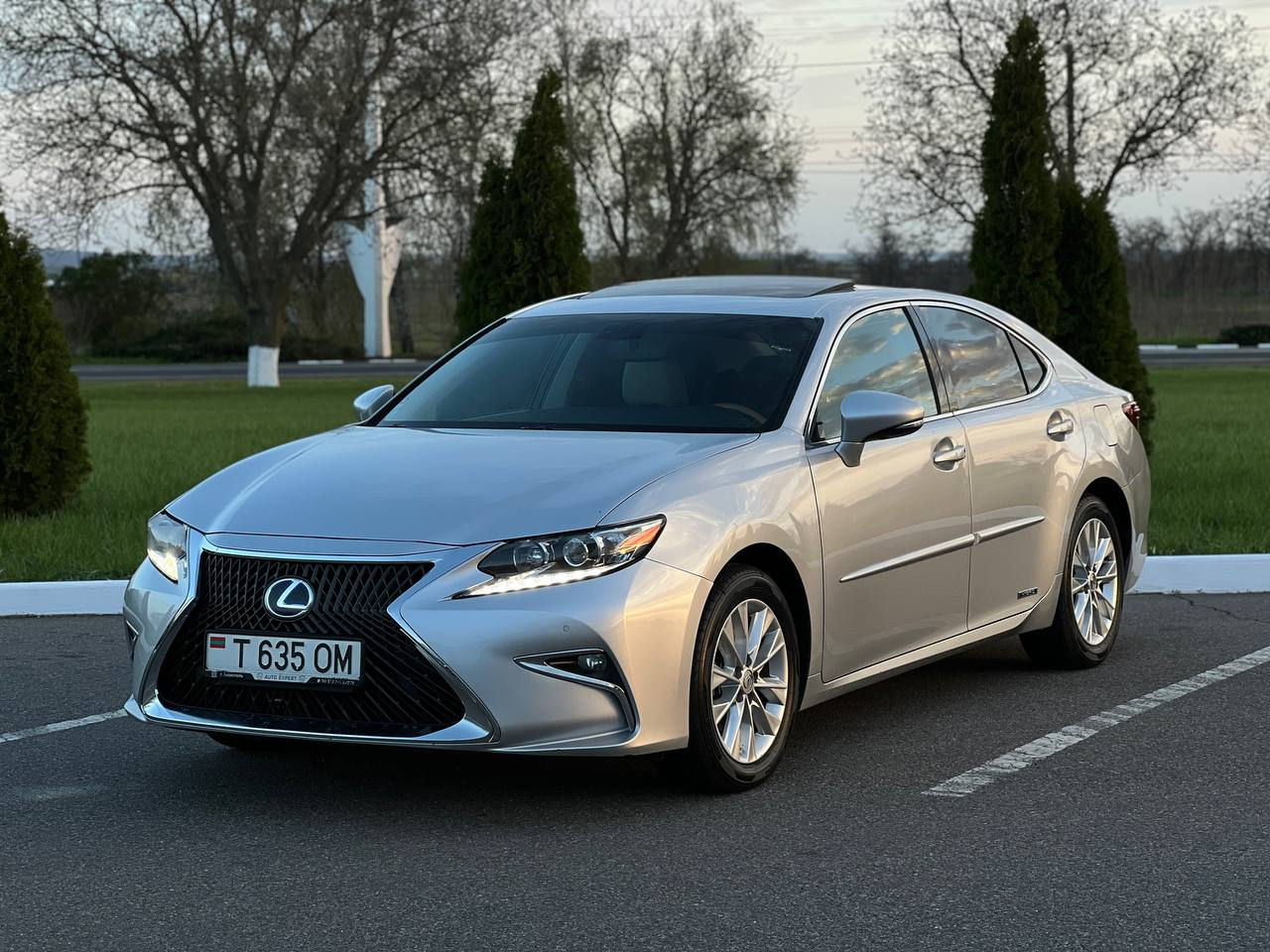 Lexus ES Series an. 2013 cu rulaj 183 km, Hybrid, 15300