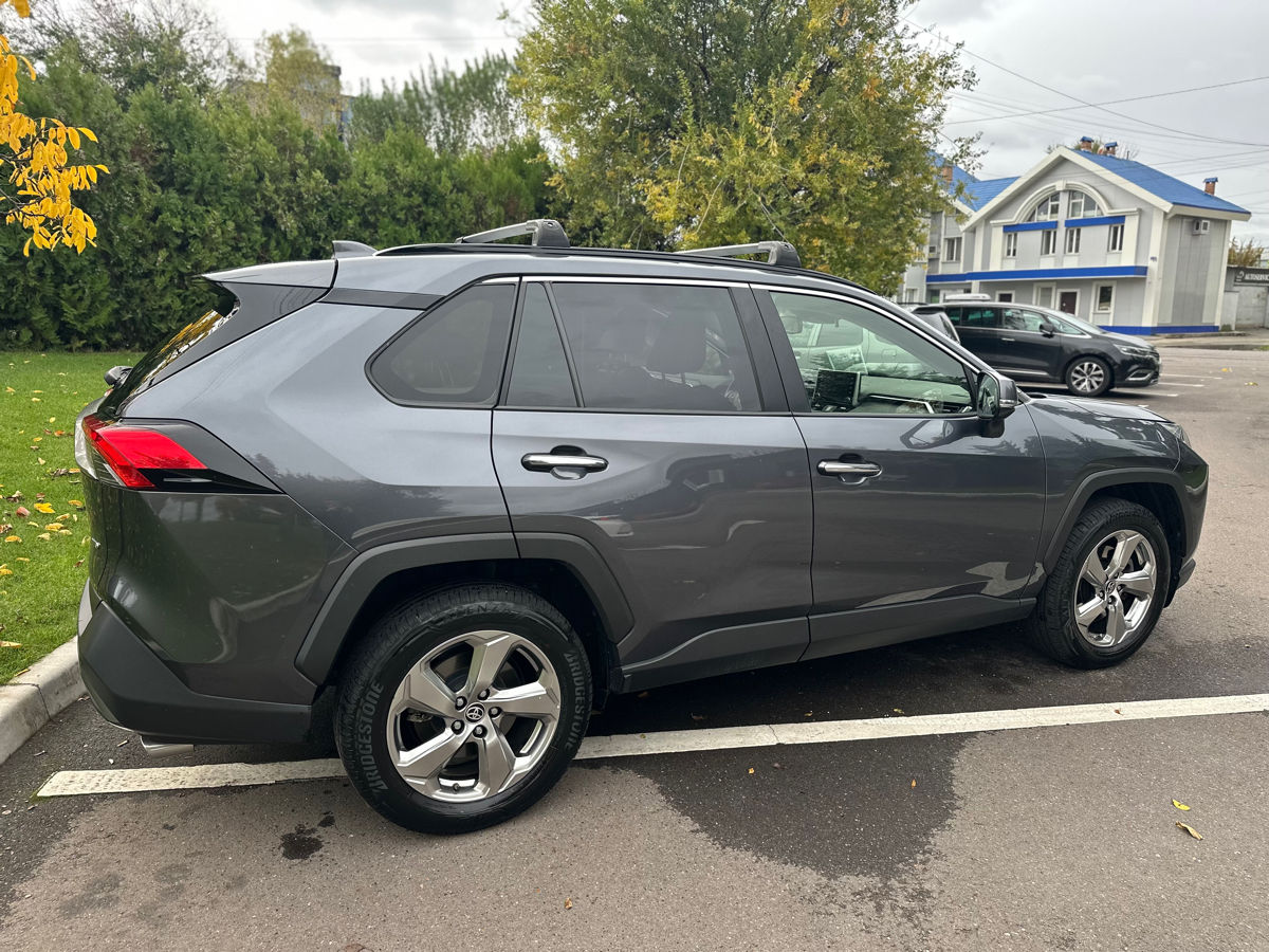 Toyota Rav 4 an. 2021 cu rulaj 65988 km, Benzină, 30000