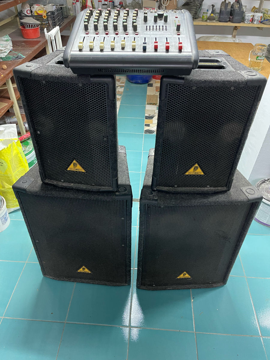 Boxe Behringer, 900W