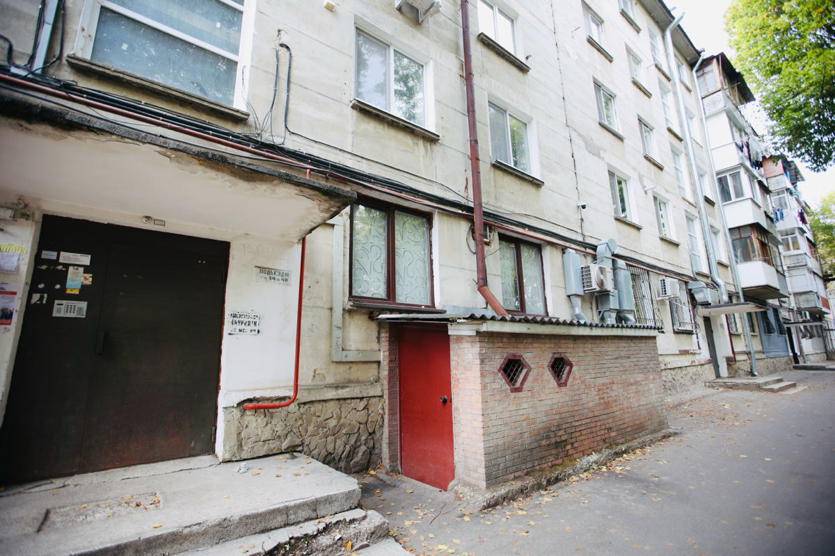 Demisol 150m Buiucani ( Flacăra )