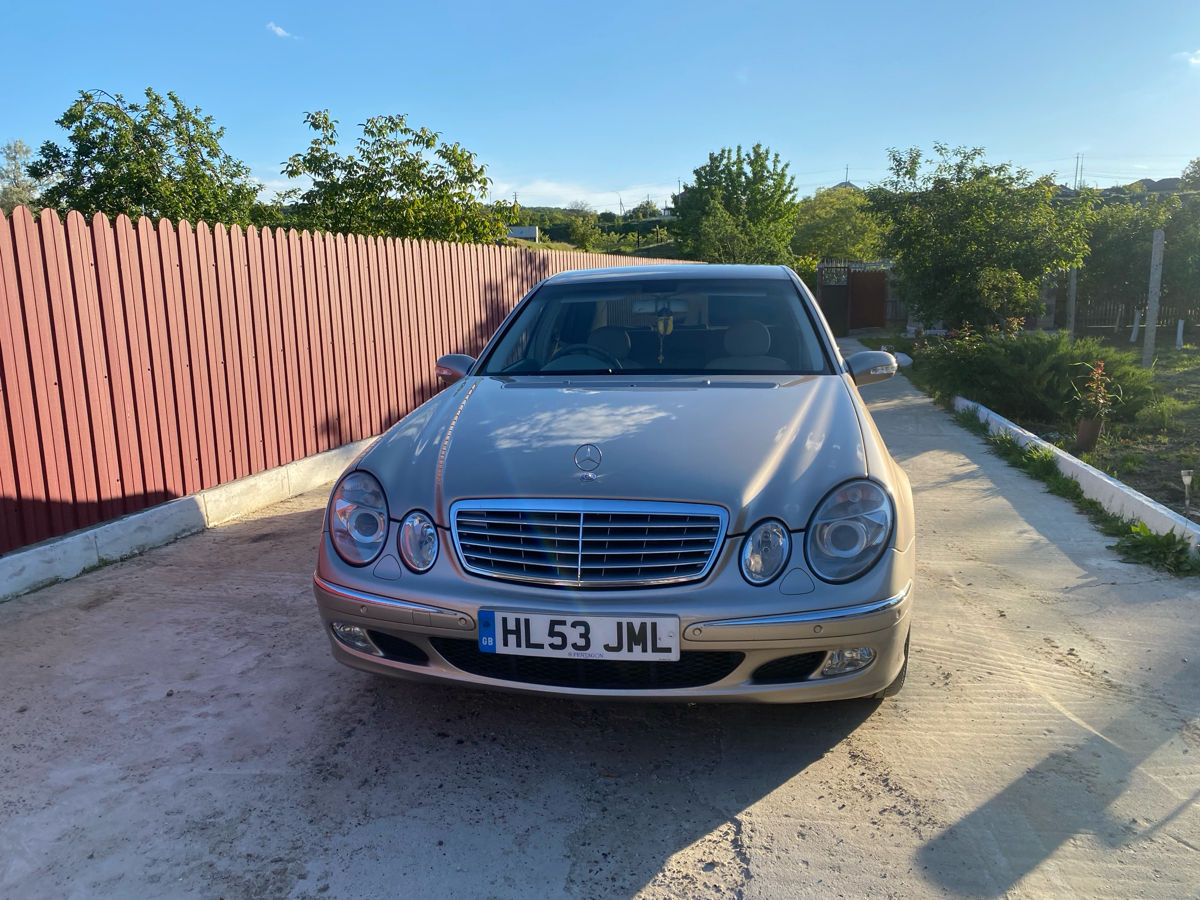 Mercedes E-Class 2004 г. с пробегом 82000 mi, Дизель, 3500