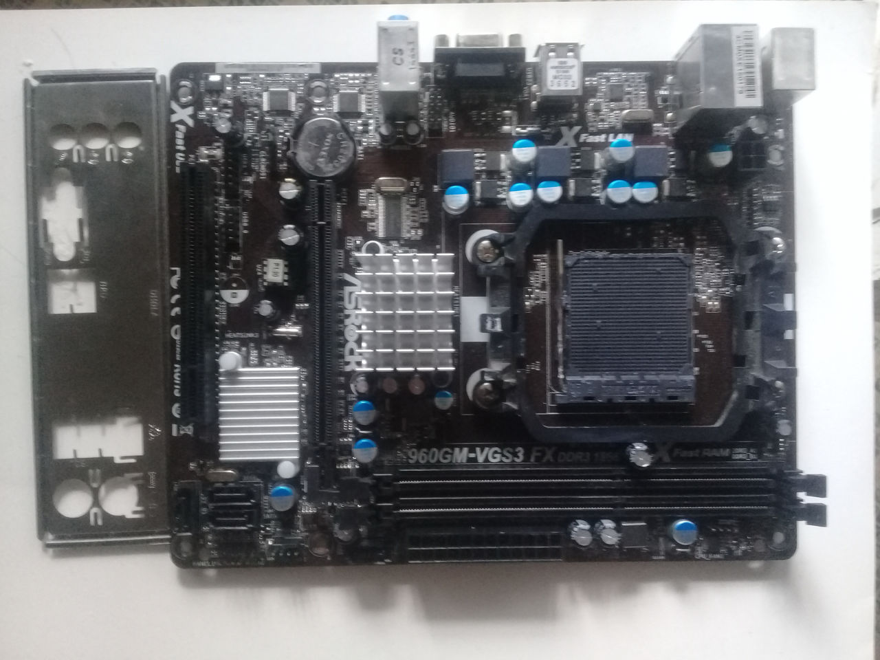 ASRock 960GM-VGS3 FX !!! Новая в коробке с паспортом и диском!