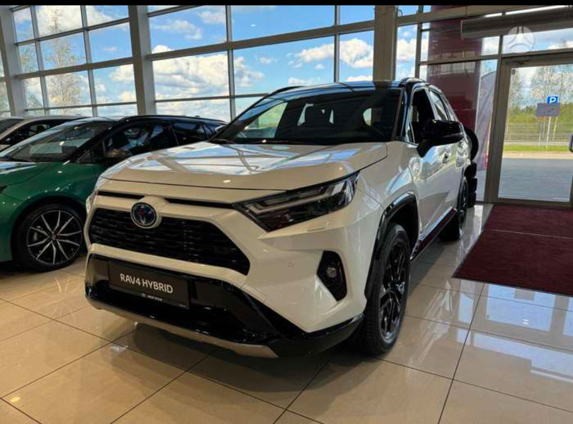 Toyota Rav 4 an. 2024 cu rulaj 9980 km, Hybrid, 36999
