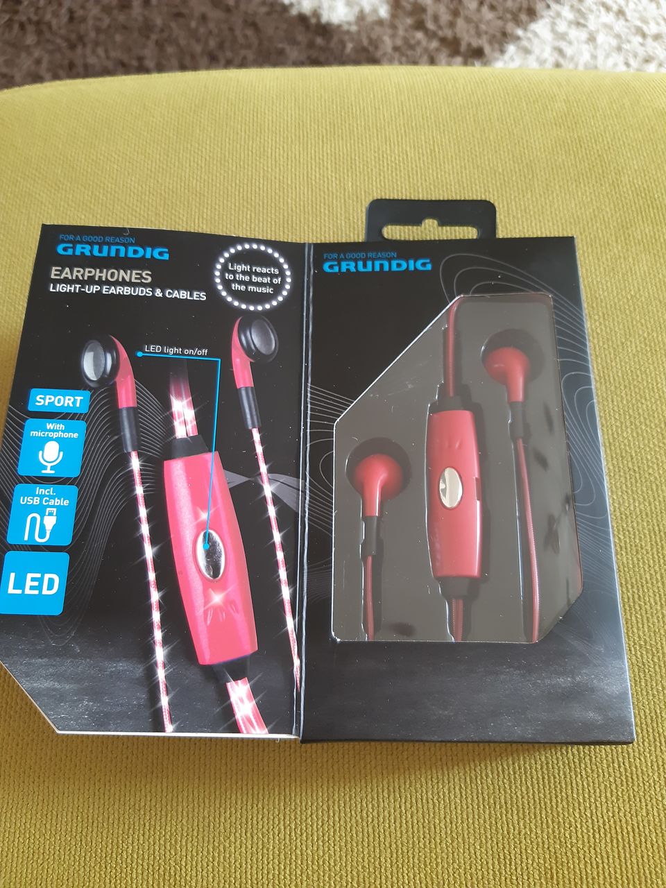 Наушники Grundig