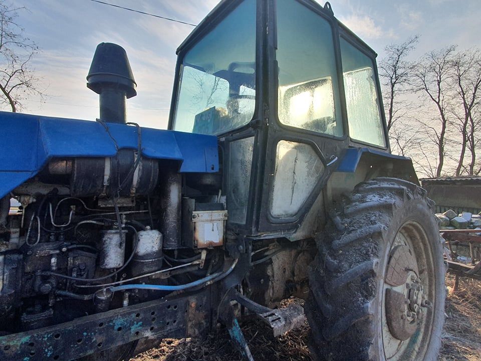 Vând tractor Iumz - 6 продам трактор Юмз - 6