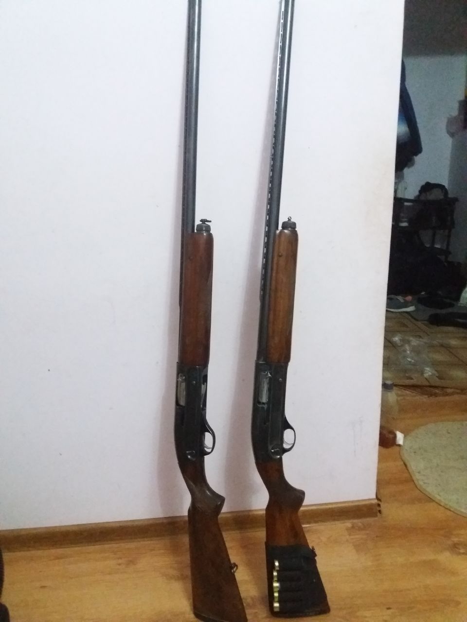 Vind 2 arme de vinatoare