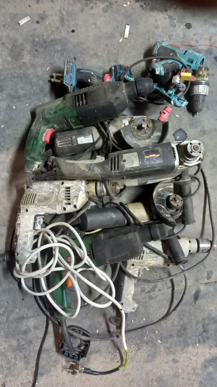 Оченень много. Запчасти б/у но оригинал.Много всего.То что надо для ...