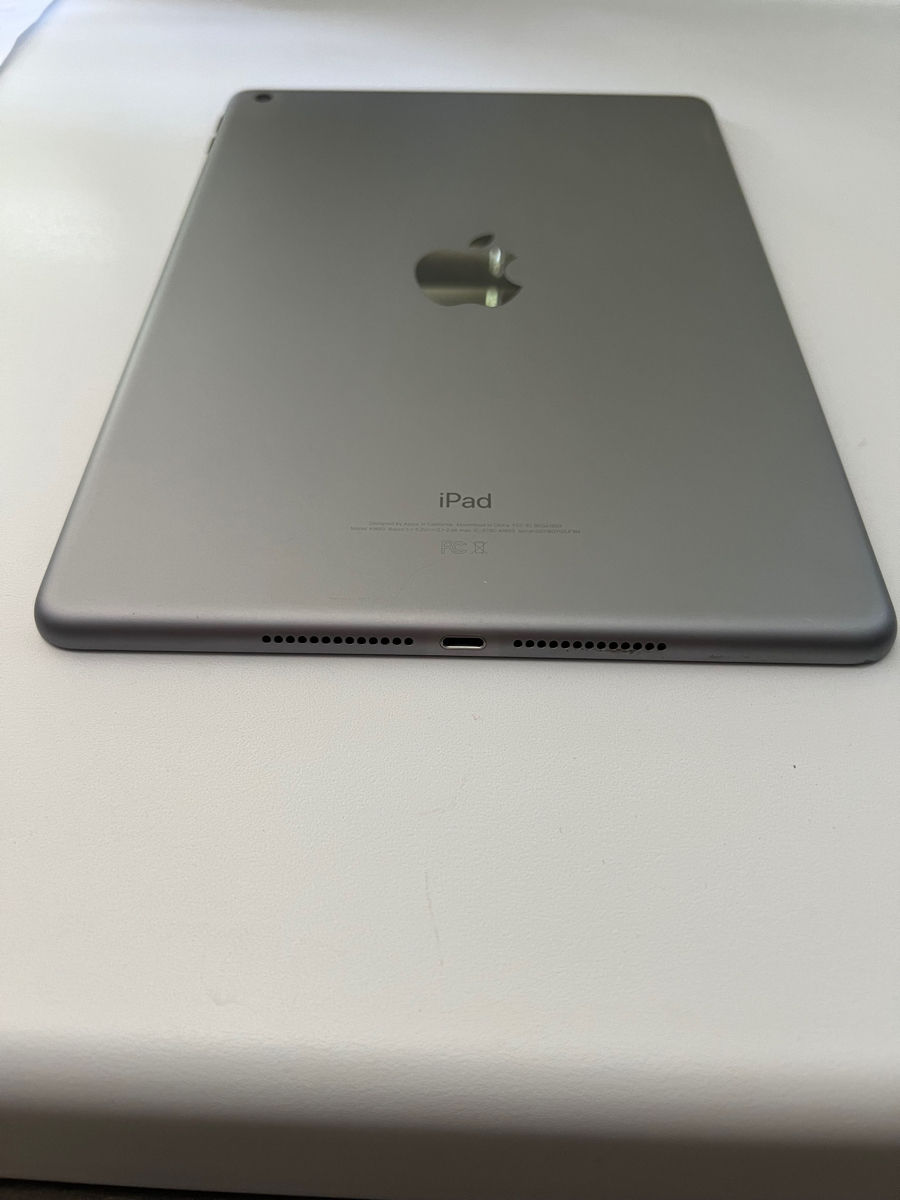 Продам IPad 6 (128gb)