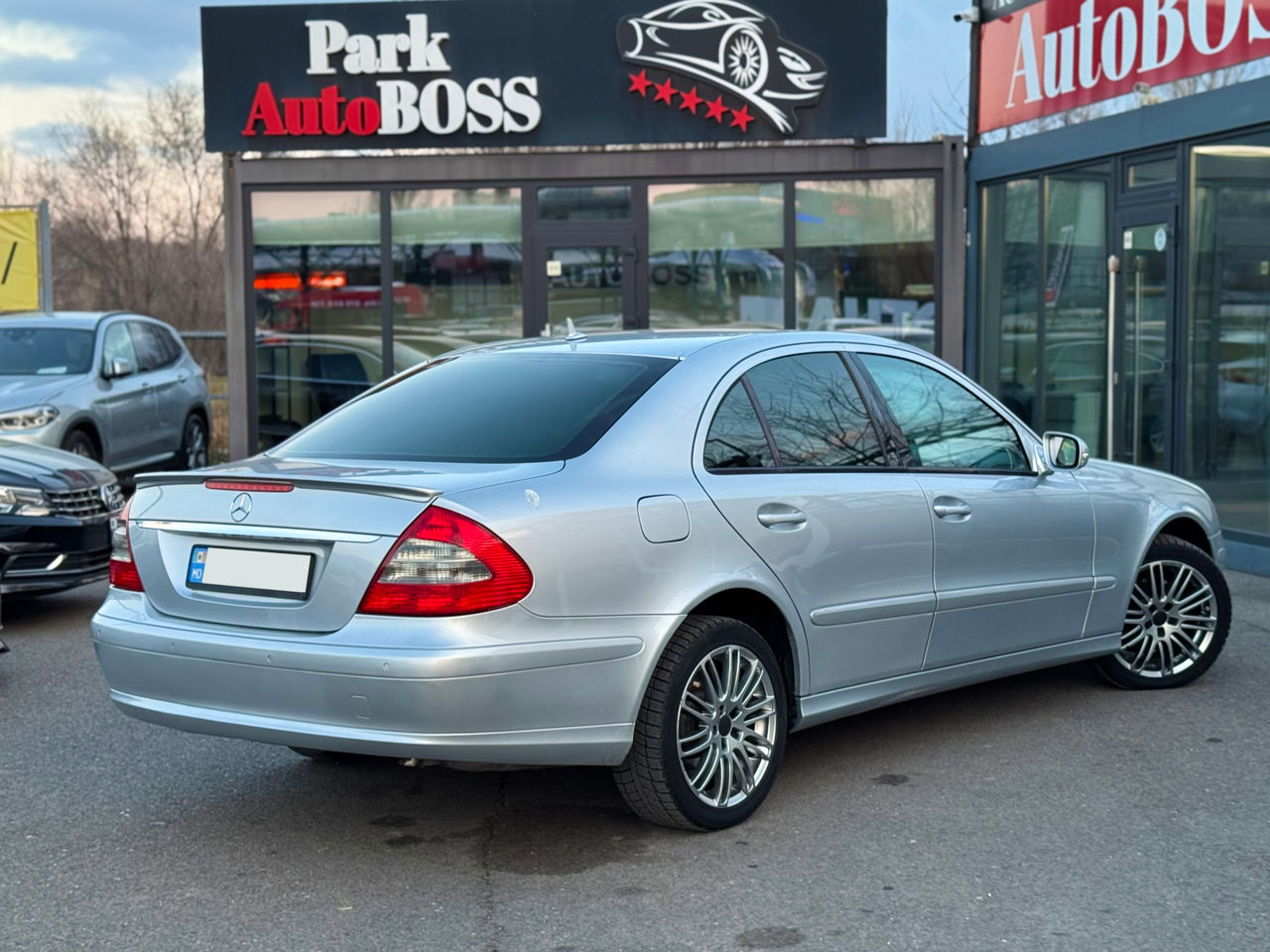 Mercedes E-Class 2007 г. с пробегом 111 км, Бензин, 8999
