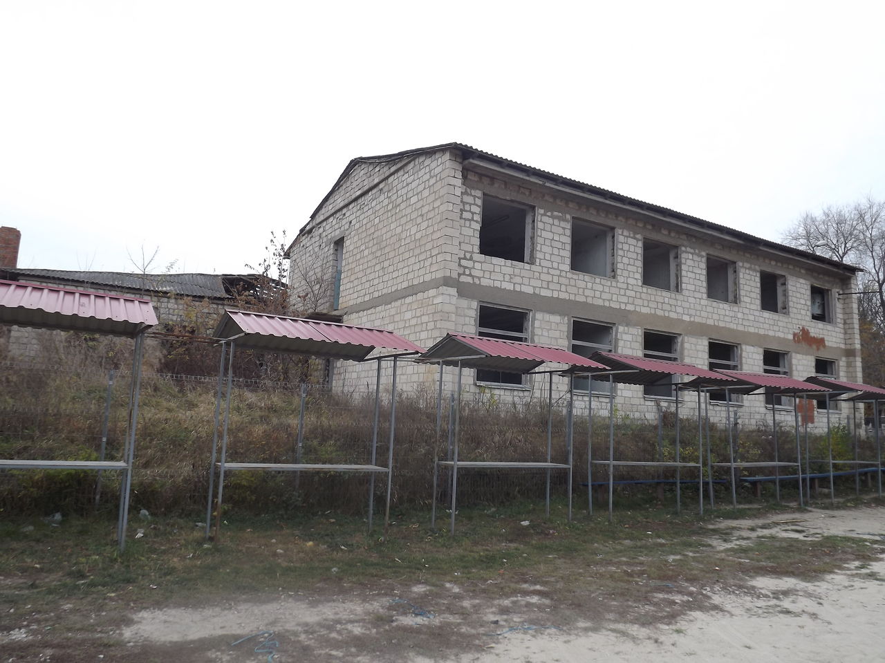 Spatiu comercial, 2 nivele in centrul satului Mascauti, linga primarie ...