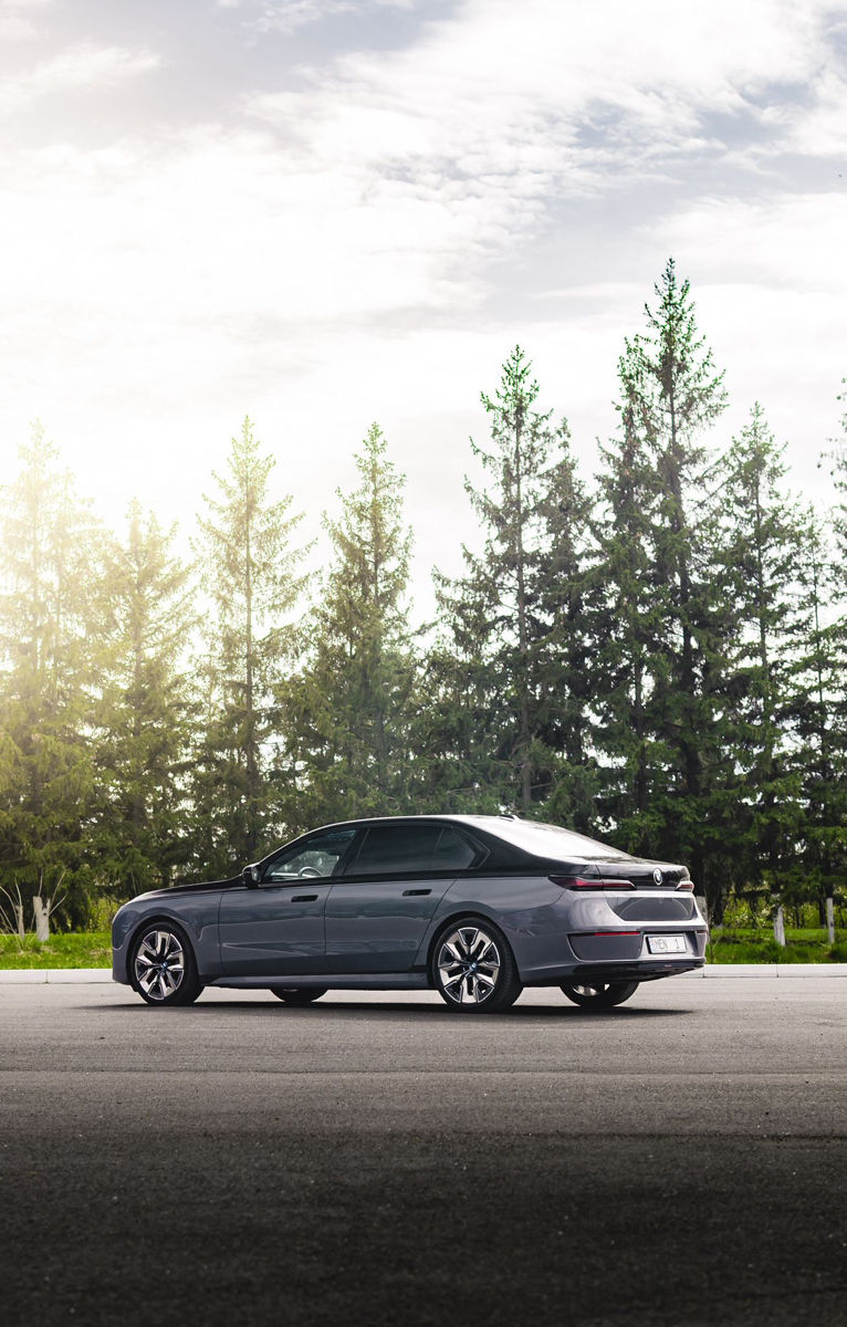 BMW 7 Series 2022 г. с пробегом 73000 км, Бензин, 100000