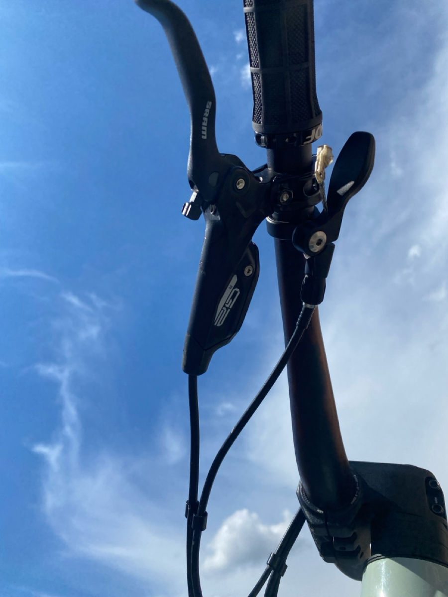 Vând frâne Sram g2r