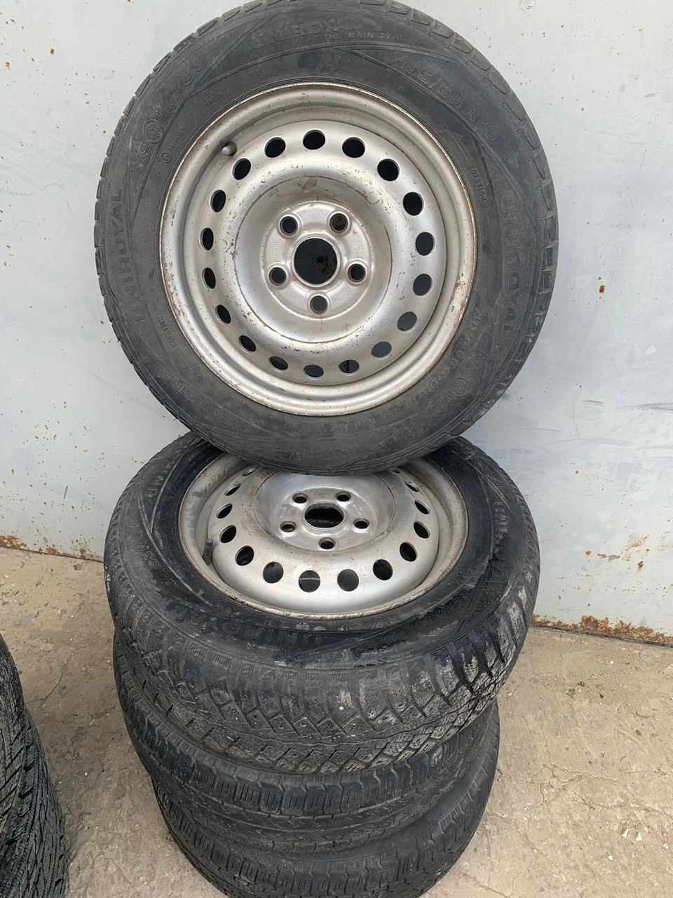 Discuri+anvelope R15.