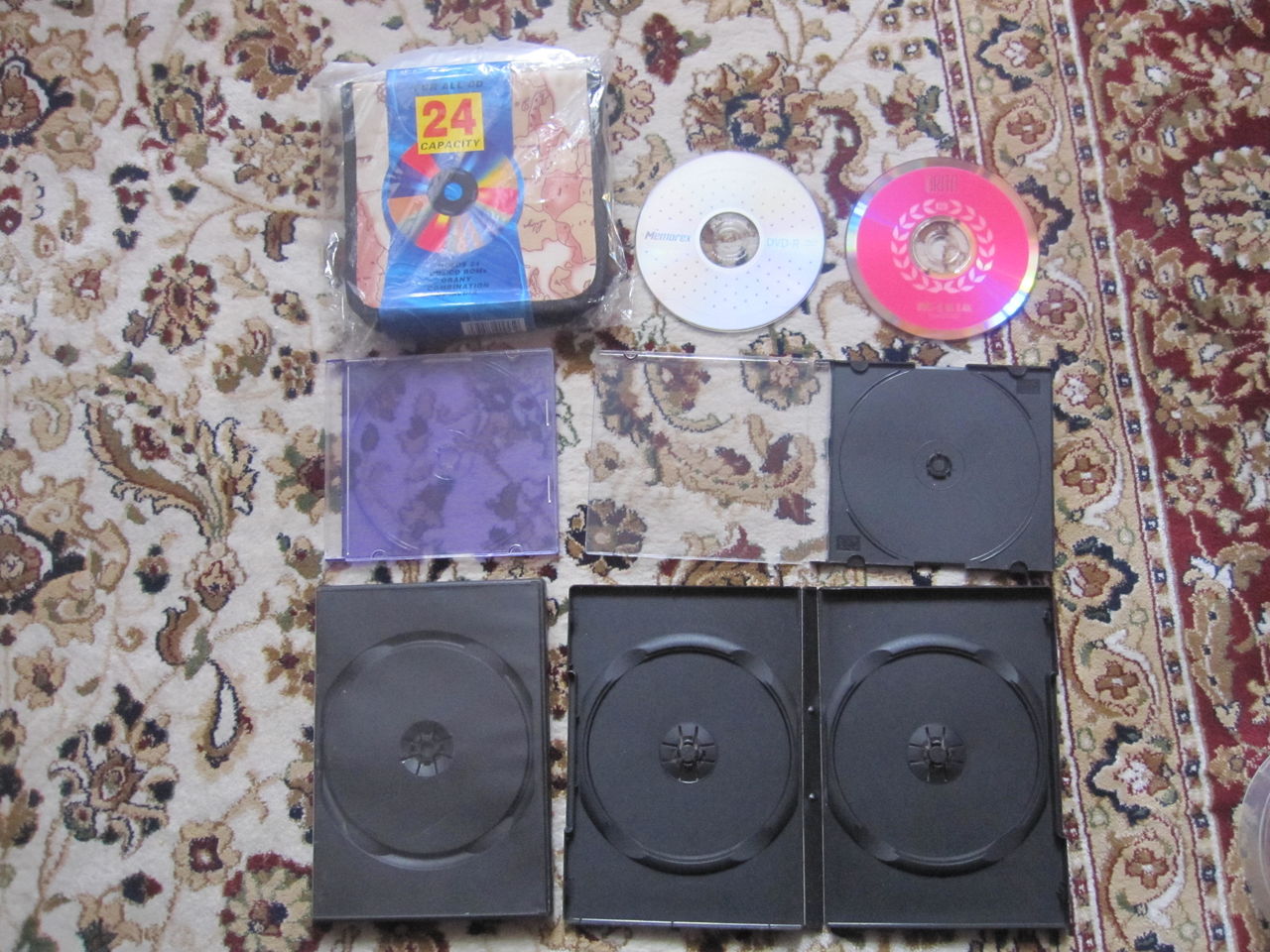 новые dvd -диски R 4.7 гб по 4 л - 8шт RW -5 шт по 5 л коробки для двд ...
